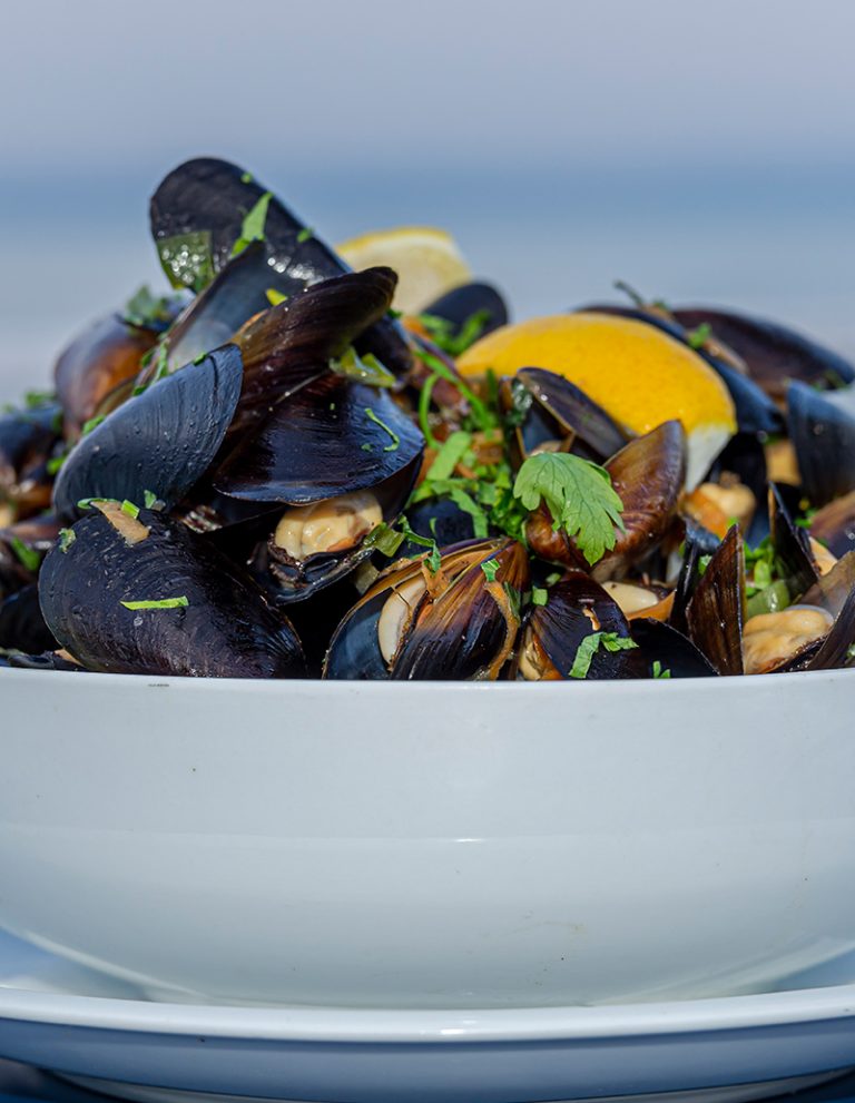 Eat & Drink – The Red Lion Madley