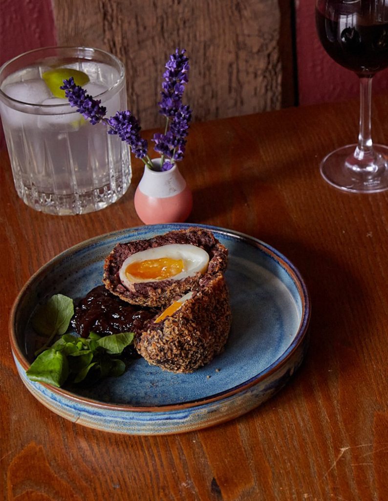 Eat & Drink – The Red Lion Madley